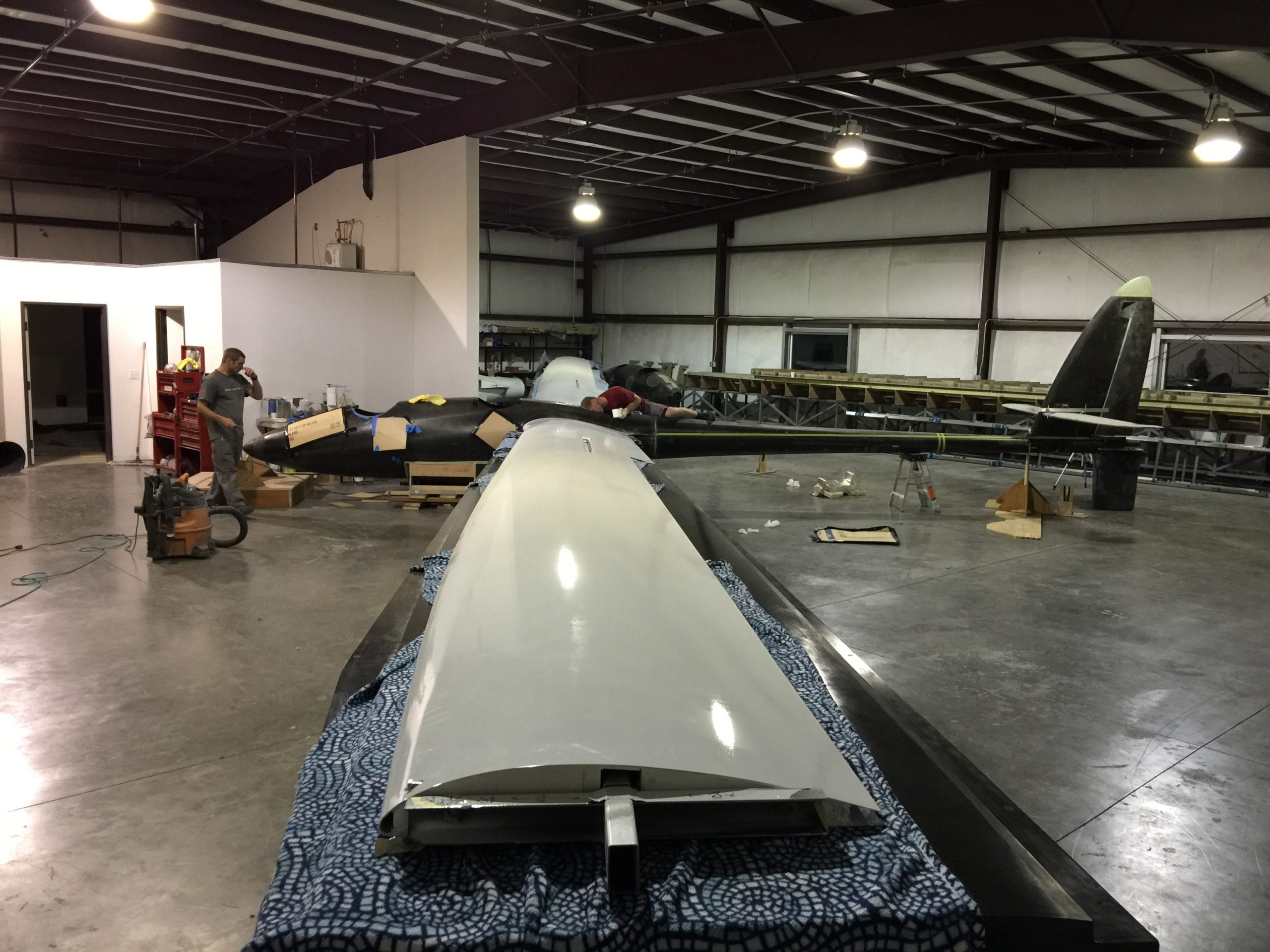 Wings fitted to fuselage - The Perlan Project